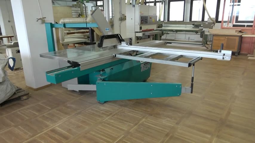 Mizni krožni žagalni stroj